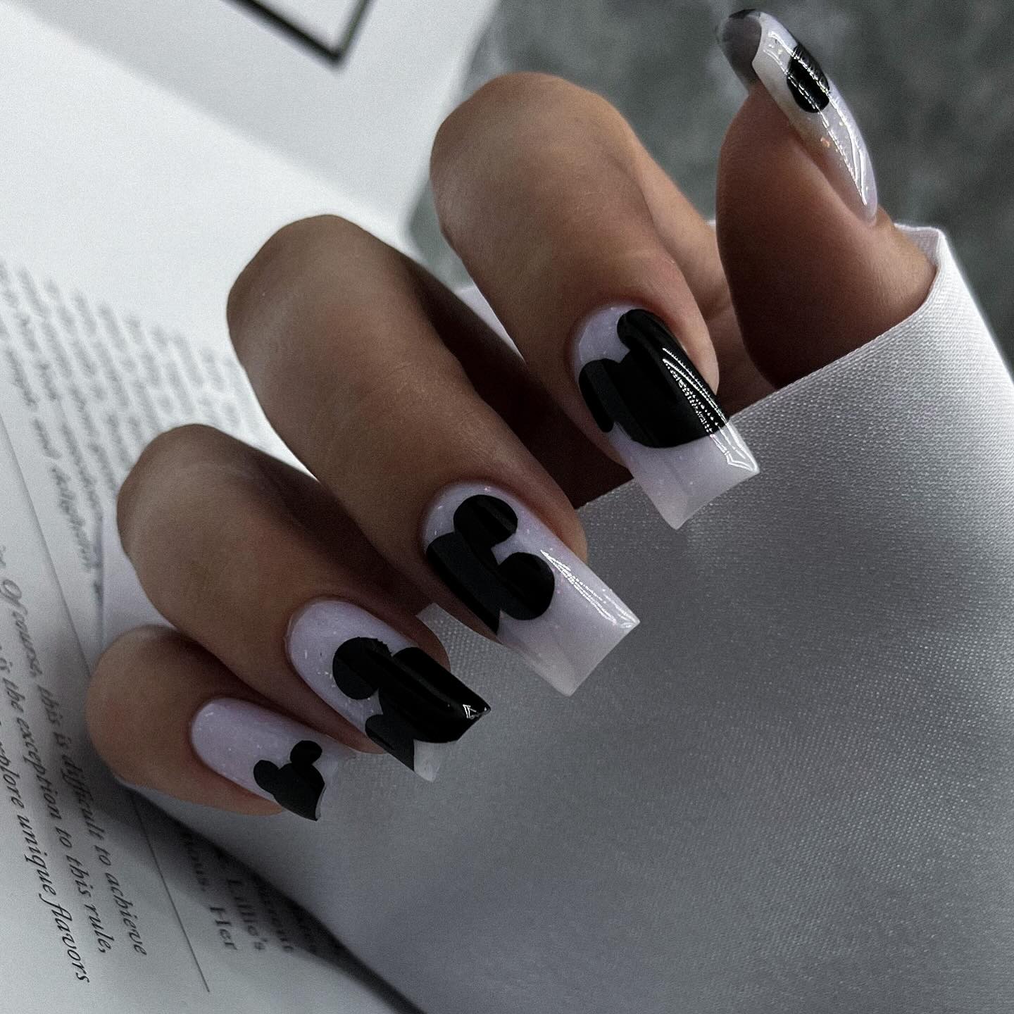 35 Mickey Mouse Nails: Cute and Stylish Disney-Inspired Nail Designs ...