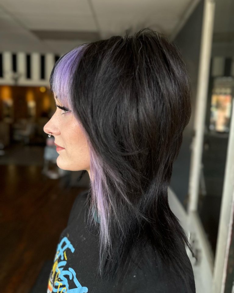 25 Stunning Two-Toned Hair Ideas to Rock in 2025 - divagaze.com