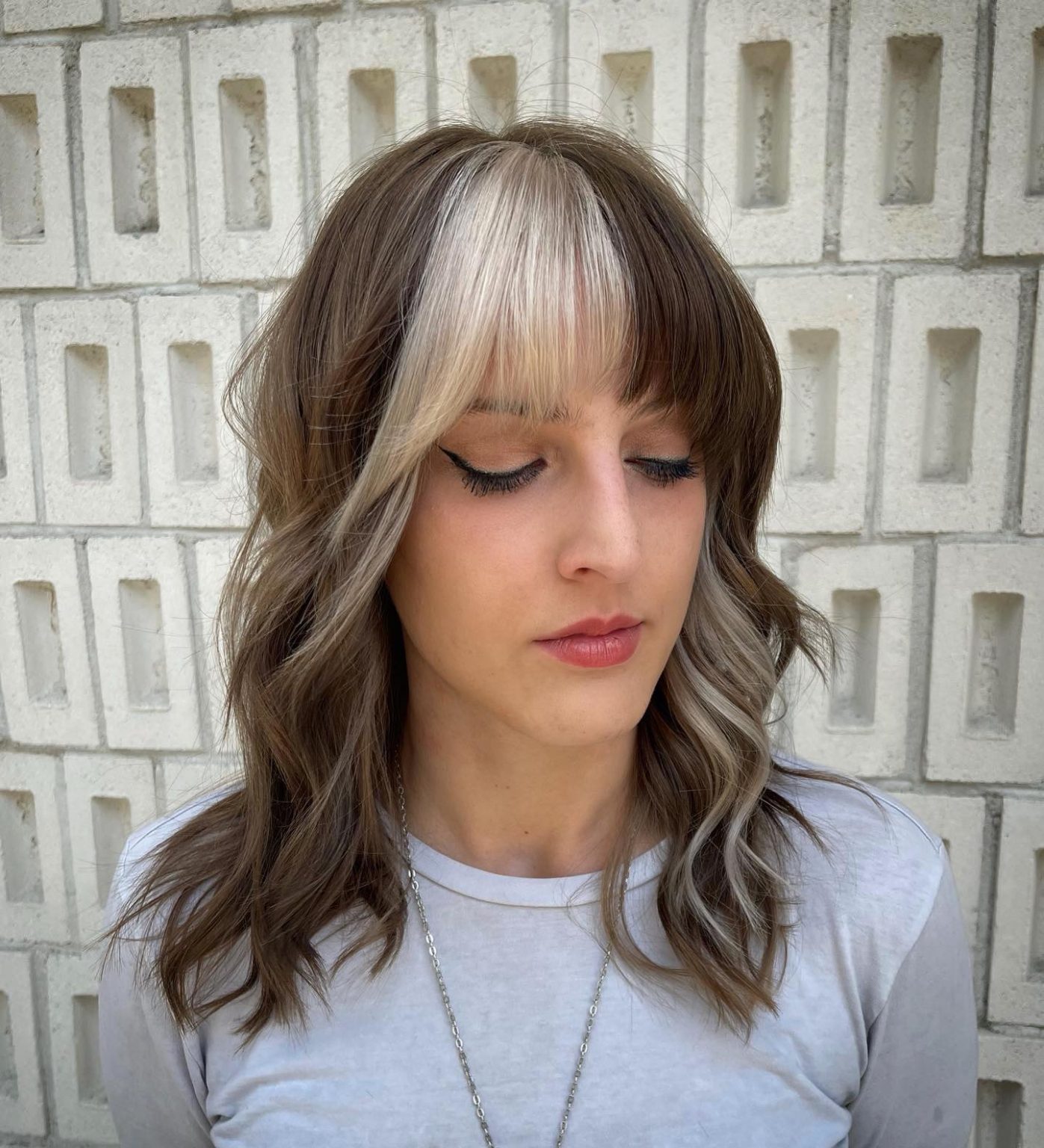 25 Stunning Two-Toned Hair Ideas to Rock in 2025 - divagaze.com