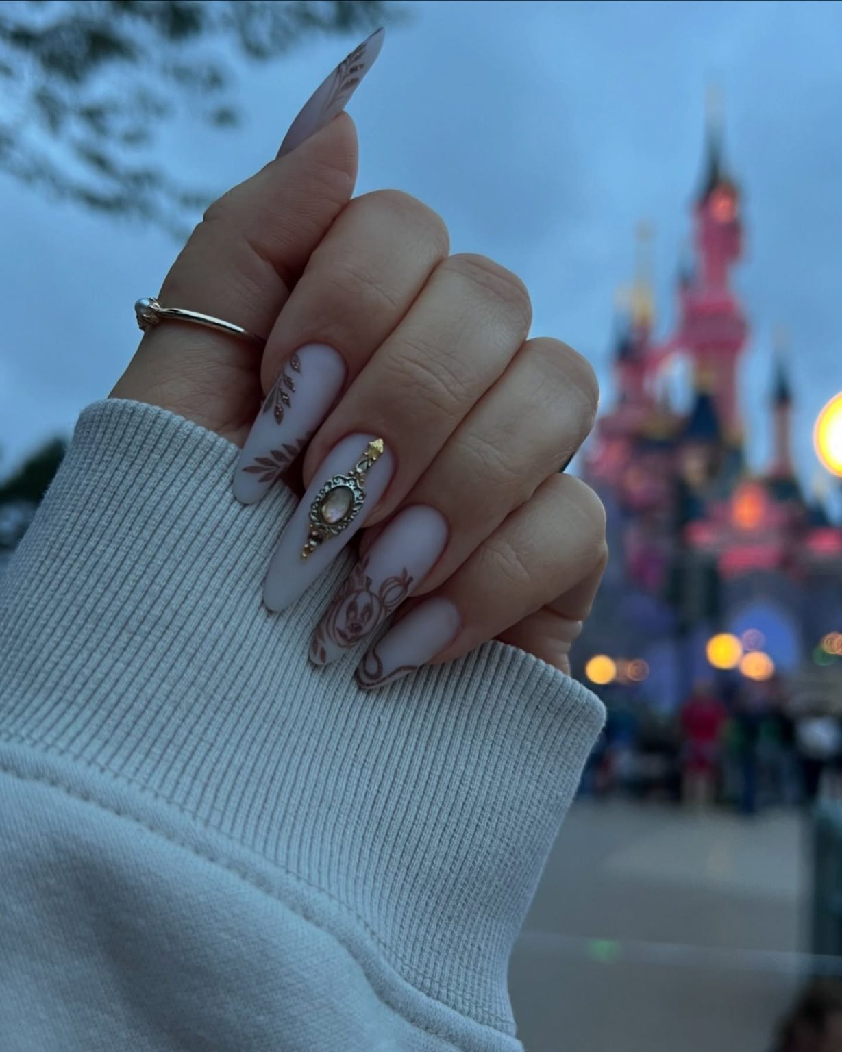 35 Disney Nails: Magical Ideas for Nail Art with Your Favorite ...