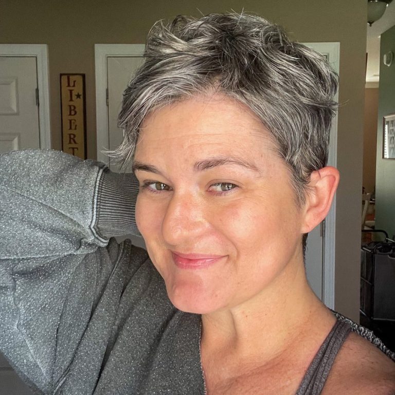 29 Stunning Short Hairstyles for Women Over 50 in 2025 to Inspire Your Next Look - divagaze.com