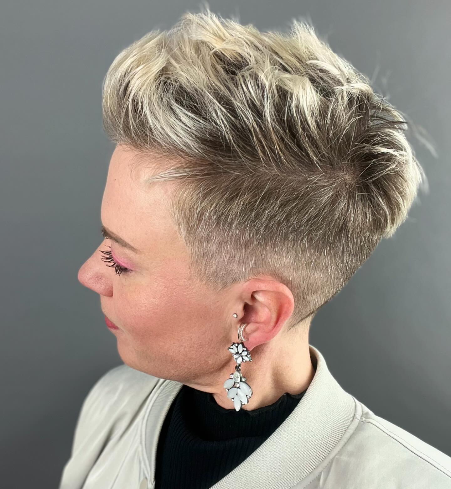 29 Stunning Short Hairstyles for Women Over 50 in 2025 to Inspire Your Next Look - divagaze.com