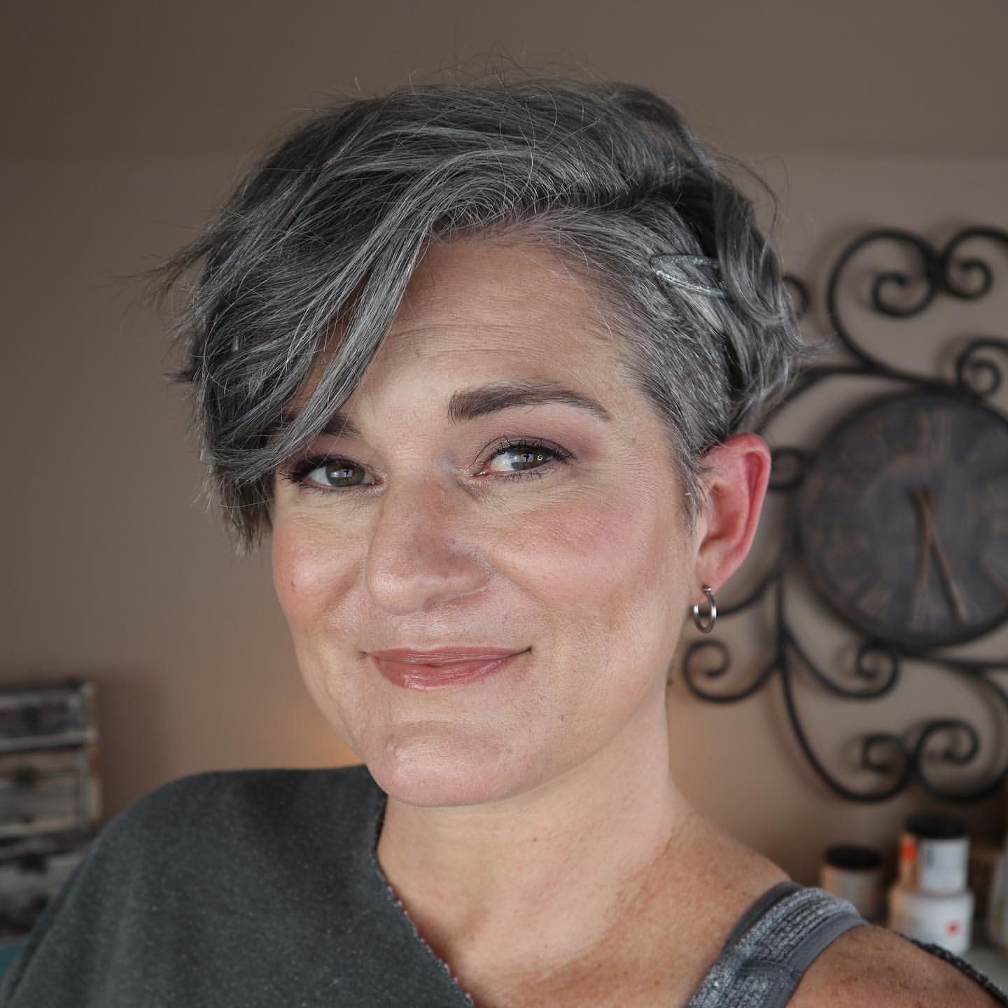 30 Gray Hair Pixie Cuts 2025 That Will Make You Look Stylish, Modern ...