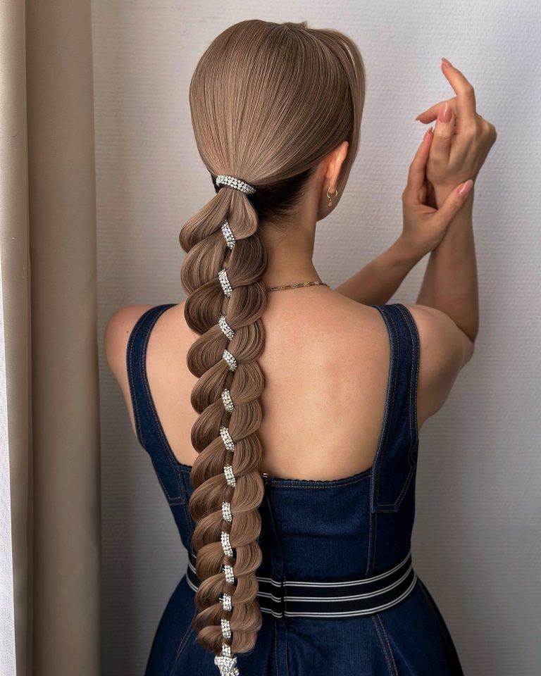 35 Long Hairstyles for Women 2025: Trendy Ideas for Every Age and ...