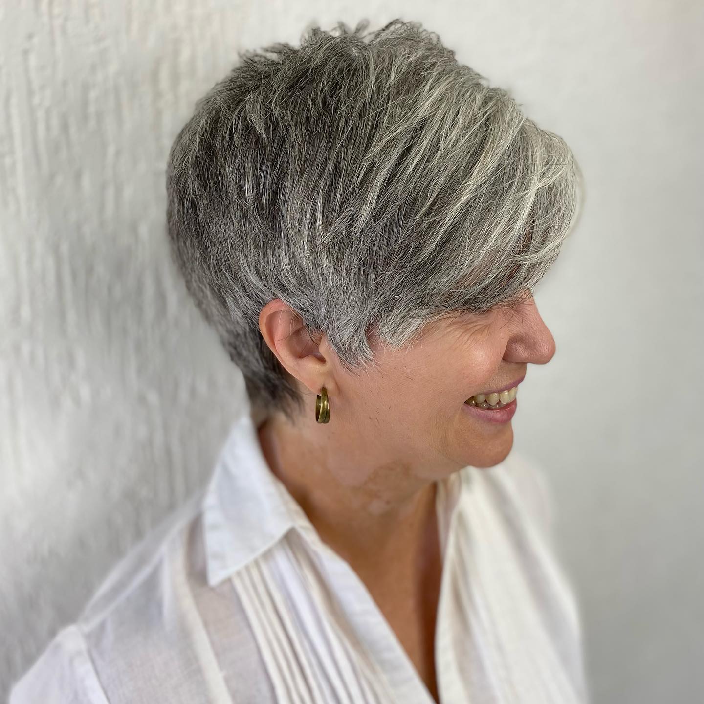 30 Gray Hair Pixie Cuts 2025 That Will Make You Look Stylish, Modern ...