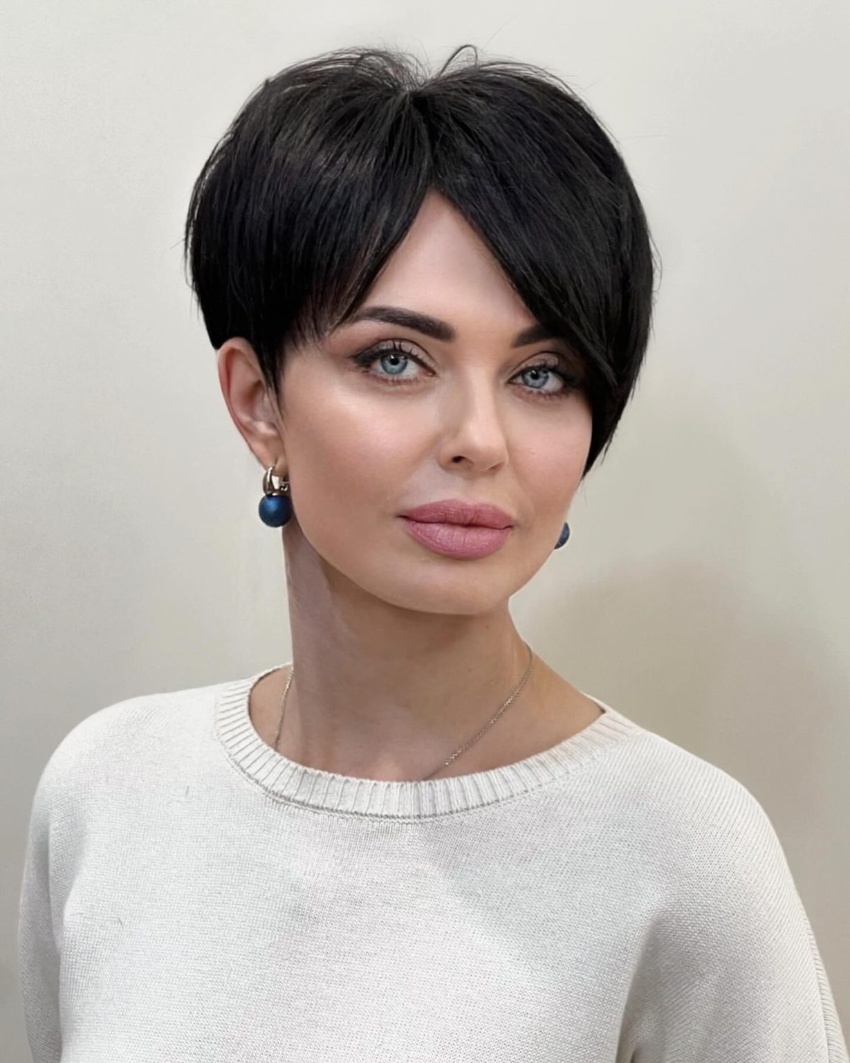 30 Hairstyles for Women Over 40 in 2025: Trendy, Flattering, and Sassy ...