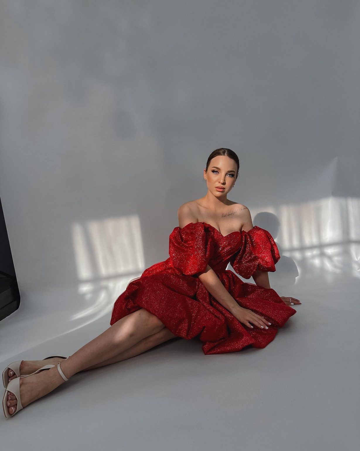 30 Red Dress Outfit 2025: Stunning Ideas for Every Occasion to Look ...