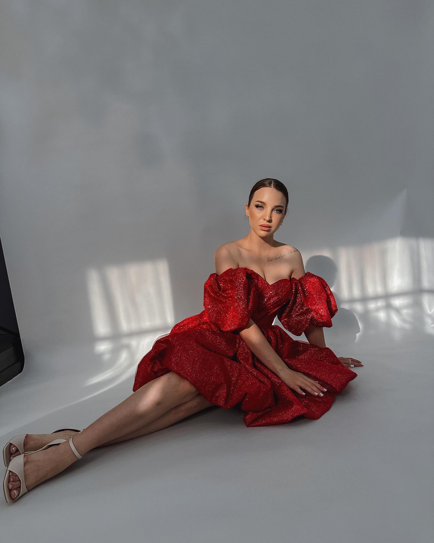 30 Red Dress Outfit 2025: Stunning Ideas for Every Occasion to Look ...