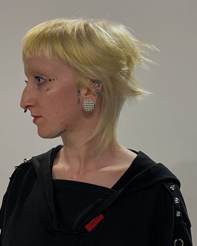 30 Mullet Haircuts That Redefine Modern Style – From Soft Waves to Edgy ...