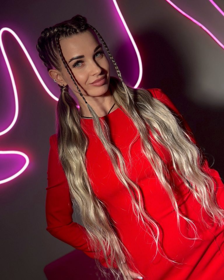 35 Long Hairstyles for Women 2025: Trendy Ideas for Every Age and ...