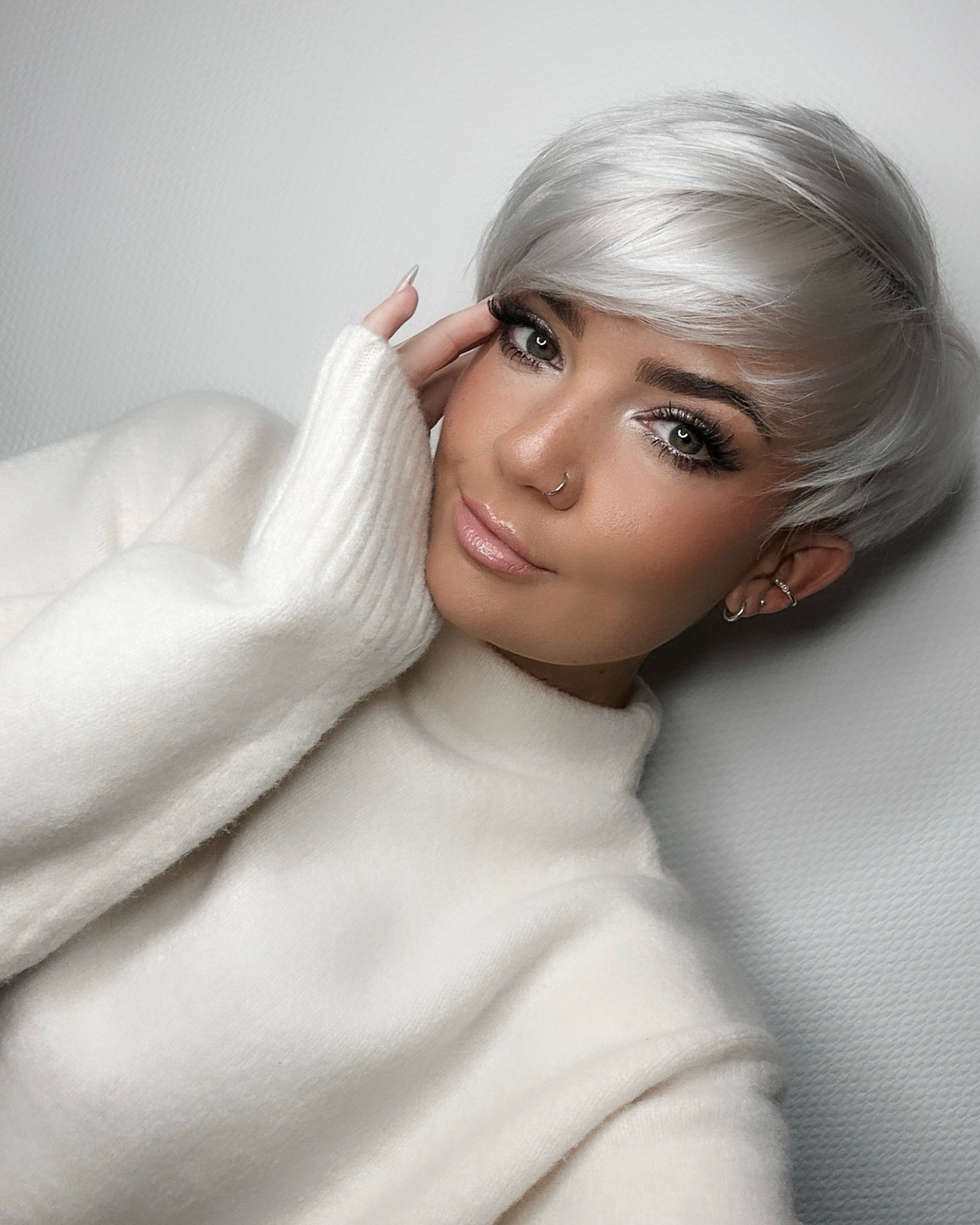 30 Gray Hair Pixie Cuts 2025 That Will Make You Look Stylish, Modern ...