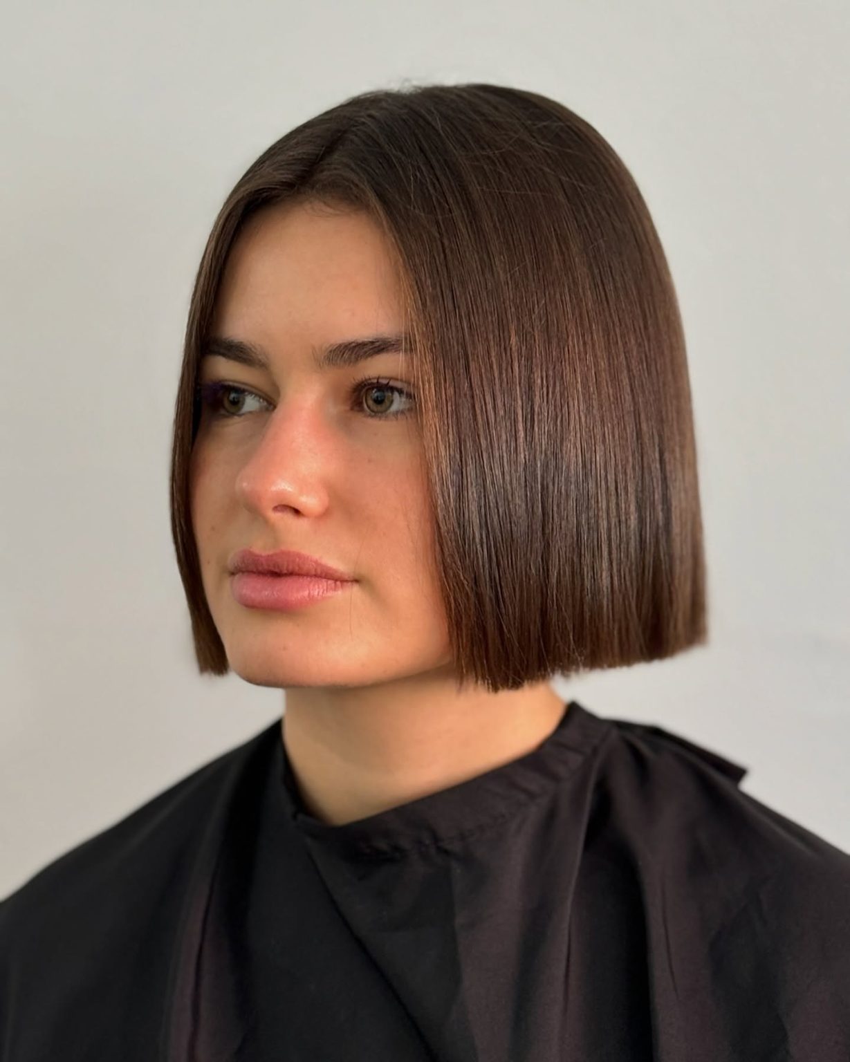 35 Chin Length Hairstyles That Will Transform Your Look – From Sleek to ...