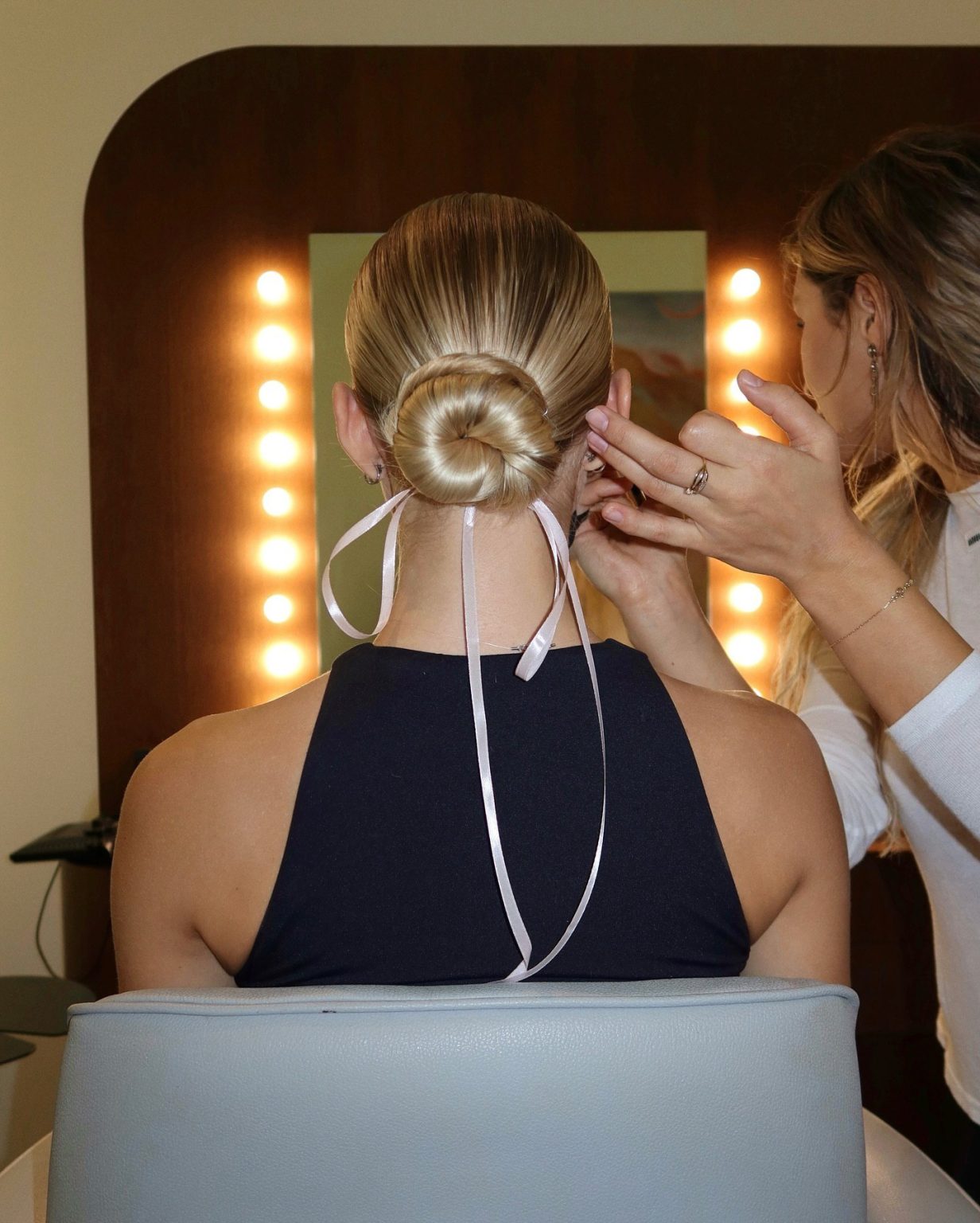 35 Hairstyles with Ribbon 2025 That Will Transform Your Look – Elegant ...