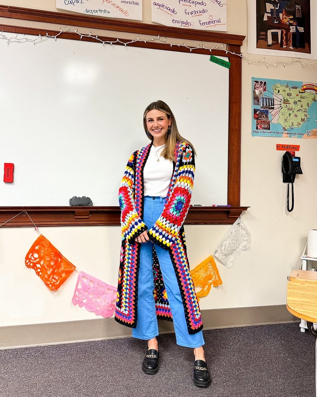 35 Young Teacher Outfits 2025: Stylish and Comfortable Looks for Every ...