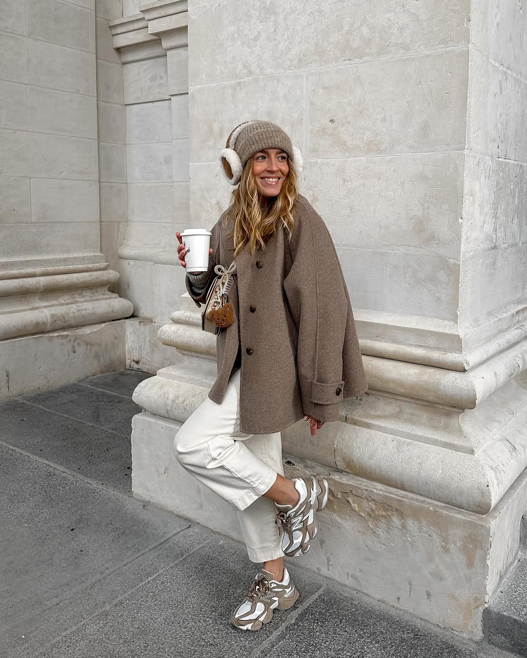 30 Mom Outfits 2025: Trendy, Chic and Comfy Looks for Every Season and ...