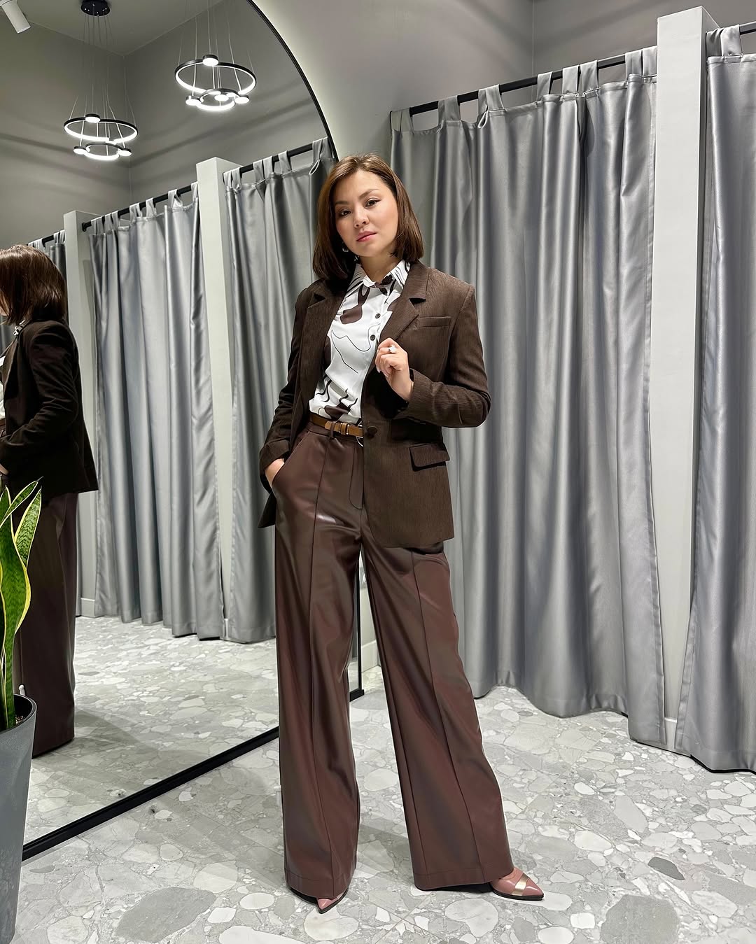 25 Teacher Outfits 2025: Stylish and Comfy Looks for Every Season and ...