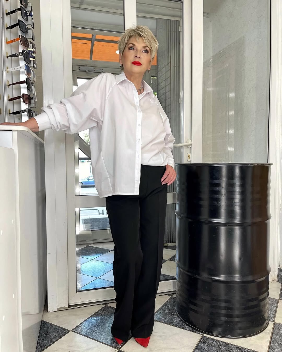 25 Teacher Outfits 2025: Stylish and Comfy Looks for Every Season and ...