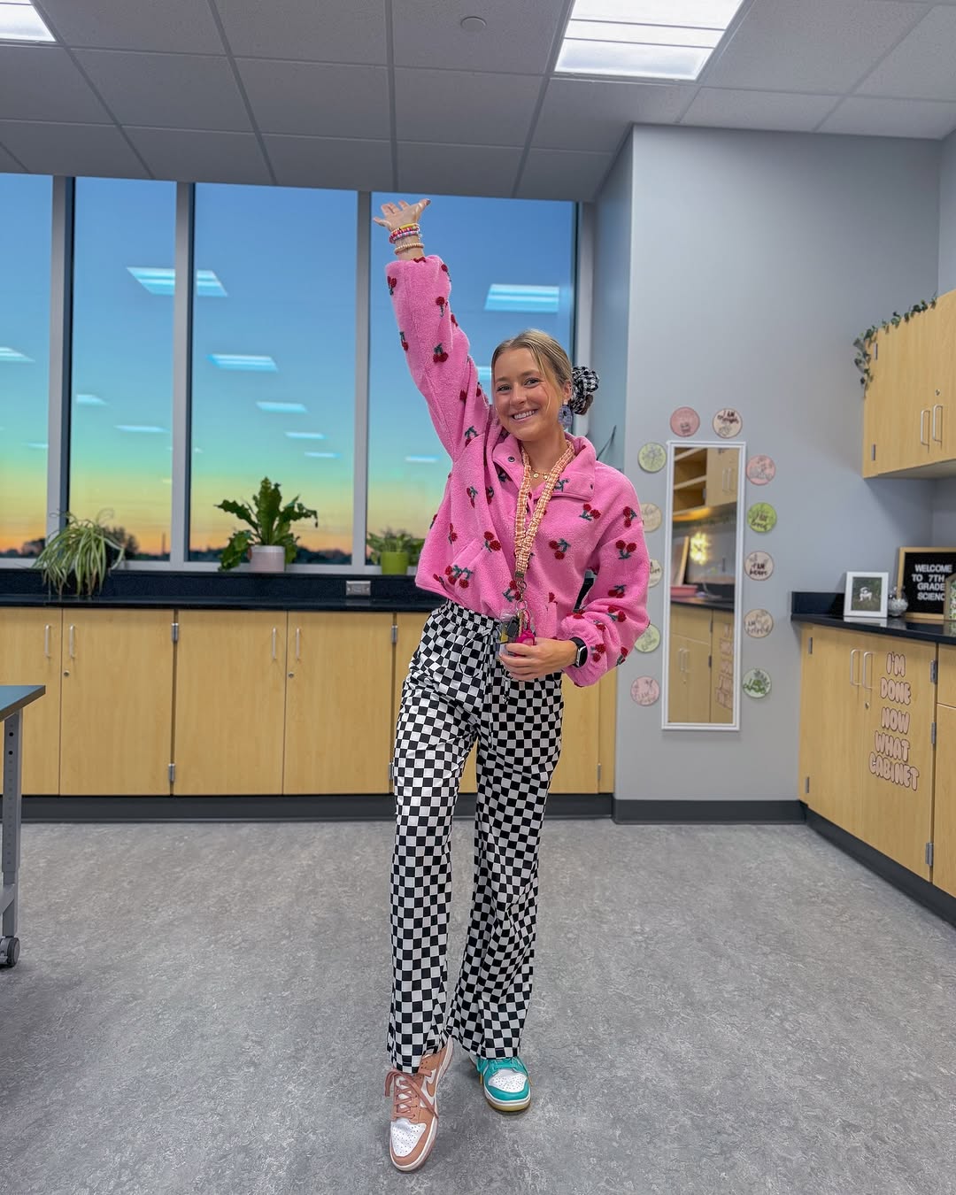 35 Young Teacher Outfits 2025: Stylish And Comfortable Looks For Every ...