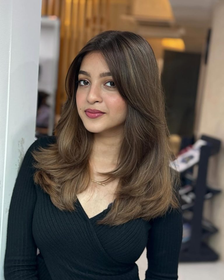35 Medium Length Haircut With Layers – Trendy And Effortless Styles For ...