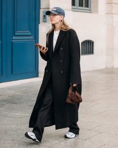 25 Hat Outfits for Women 2025: Trendy and Classy Ways to Style Hats for ...