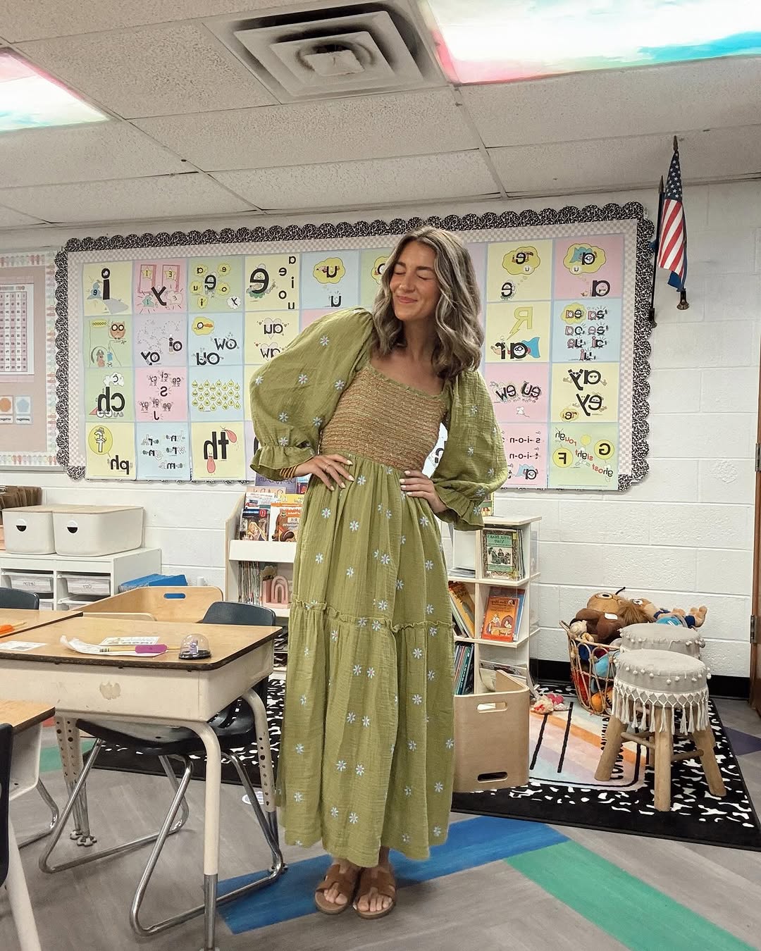 35 Young Teacher Outfits 2025: Stylish and Comfortable Looks for Every ...