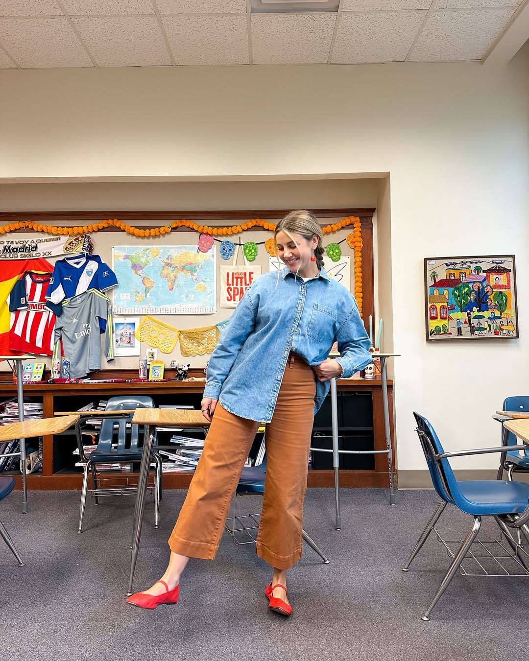 35 Young Teacher Outfits 2025: Stylish and Comfortable Looks for Every ...