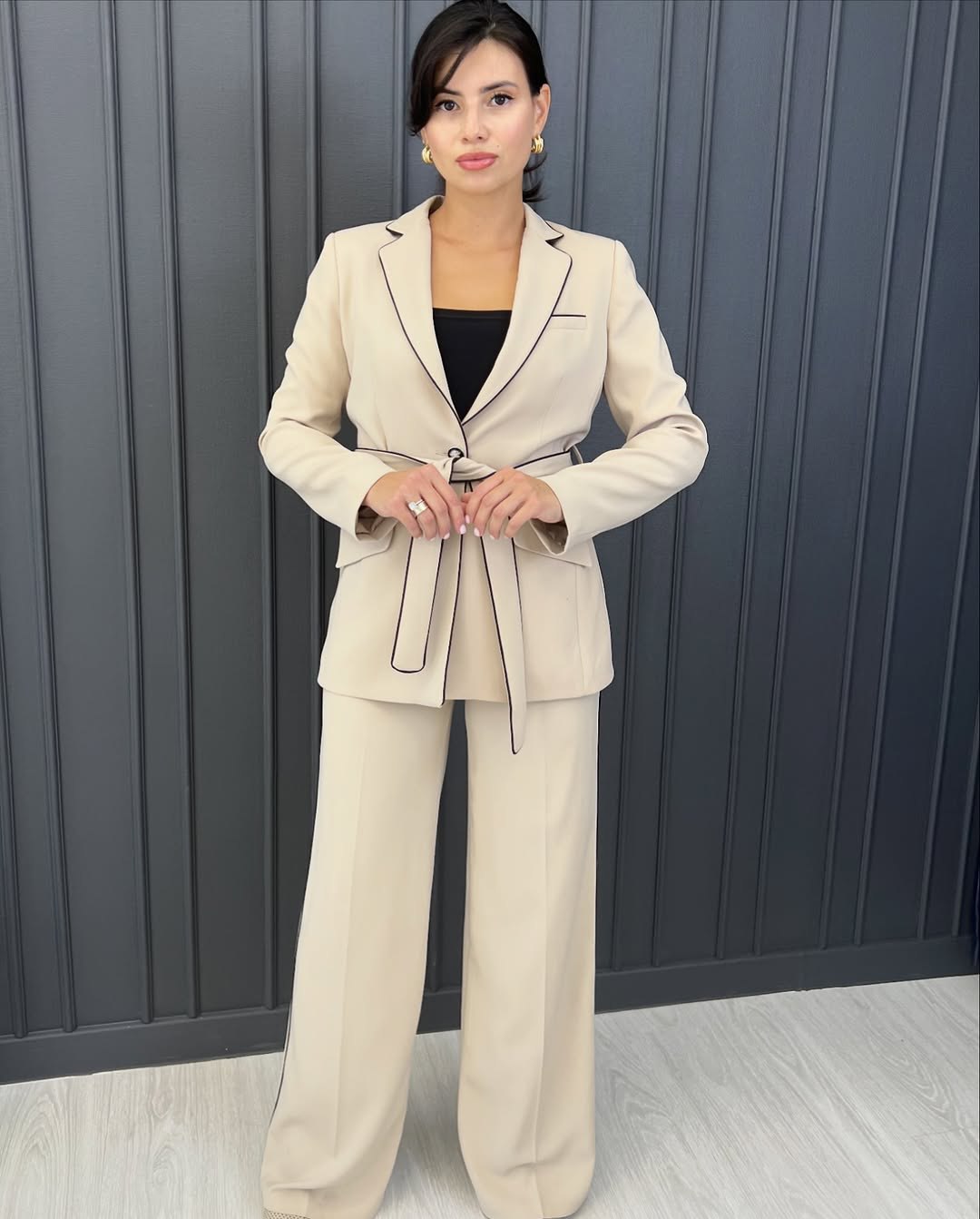 25 Teacher Outfits 2025: Stylish and Comfy Looks for Every Season and ...