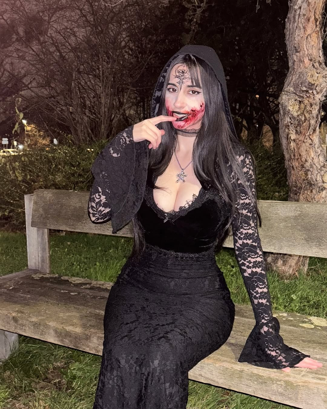 30 Goth Outfits 2025: Dark, Chic & Aesthetic Styles for Every Occasion ...