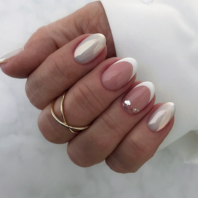 25 White Chrome Nails 2025: Trendy and Elegant Designs for a Futuristic ...