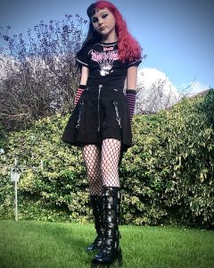 30 Goth Outfits 2025: Dark, Chic & Aesthetic Styles for Every Occasion ...
