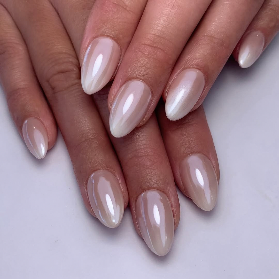 25 White Chrome Nails 2025: Trendy and Elegant Designs for a Futuristic ...