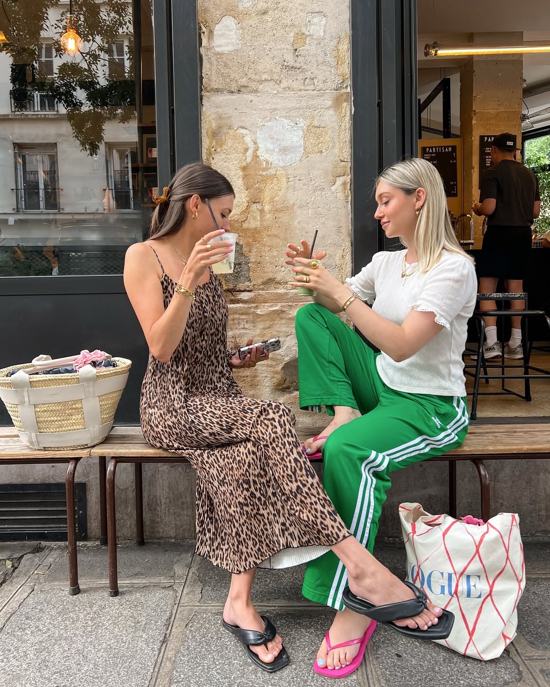 35 Summer Mom Outfits 2025: Cute, Casual and Comfy Looks for Hot ...