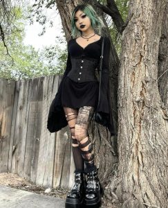 30 Goth Outfits 2025: Dark, Chic & Aesthetic Styles For Every Occasion ...