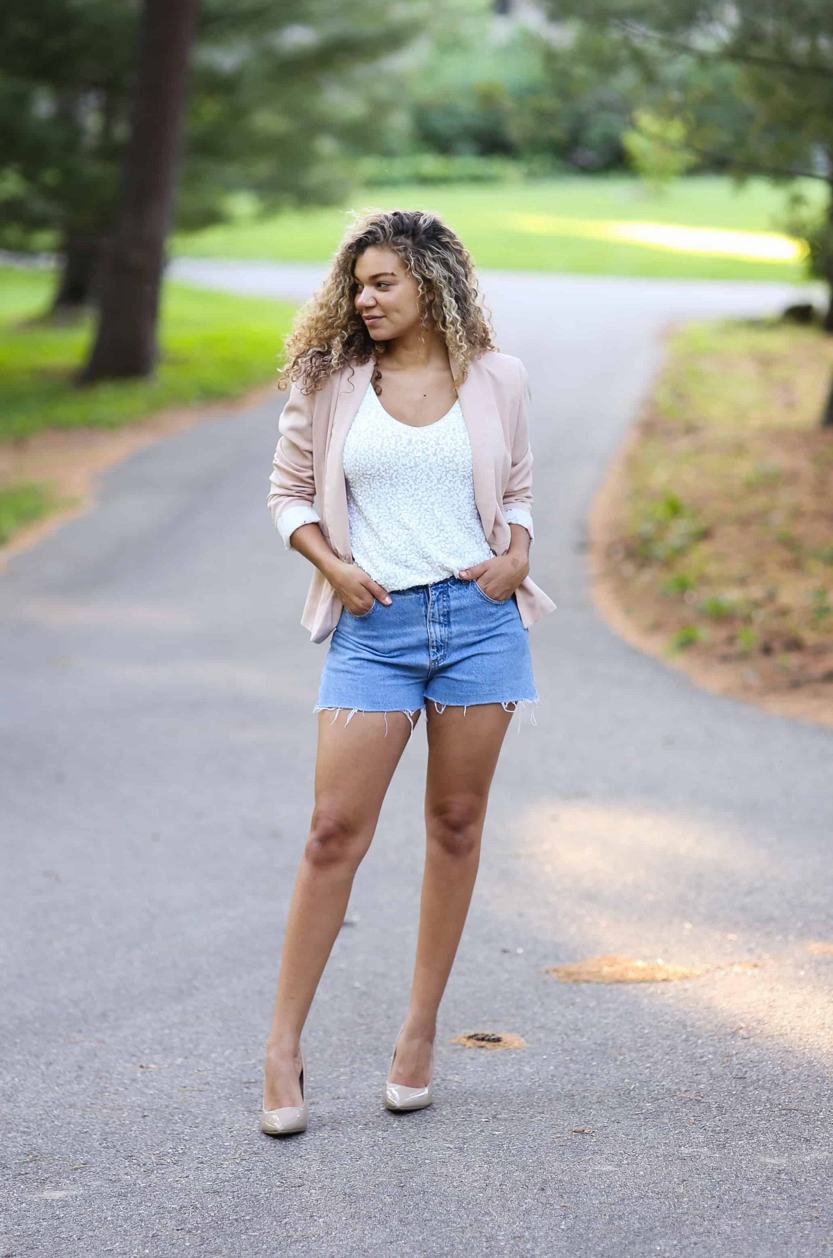 30 Denim Shorts Outfit Ideas 2025: Trendy & Stylish Looks for Every ...