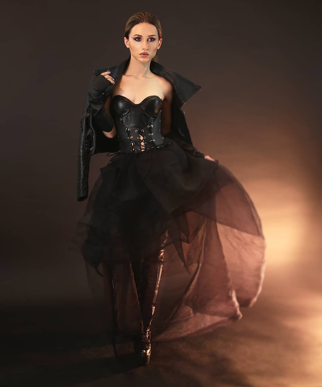 30 Goth Outfits 2025: Dark, Chic & Aesthetic Styles For Every Occasion ...