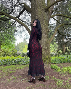 30 Goth Outfits 2025: Dark, Chic & Aesthetic Styles For Every Occasion ...