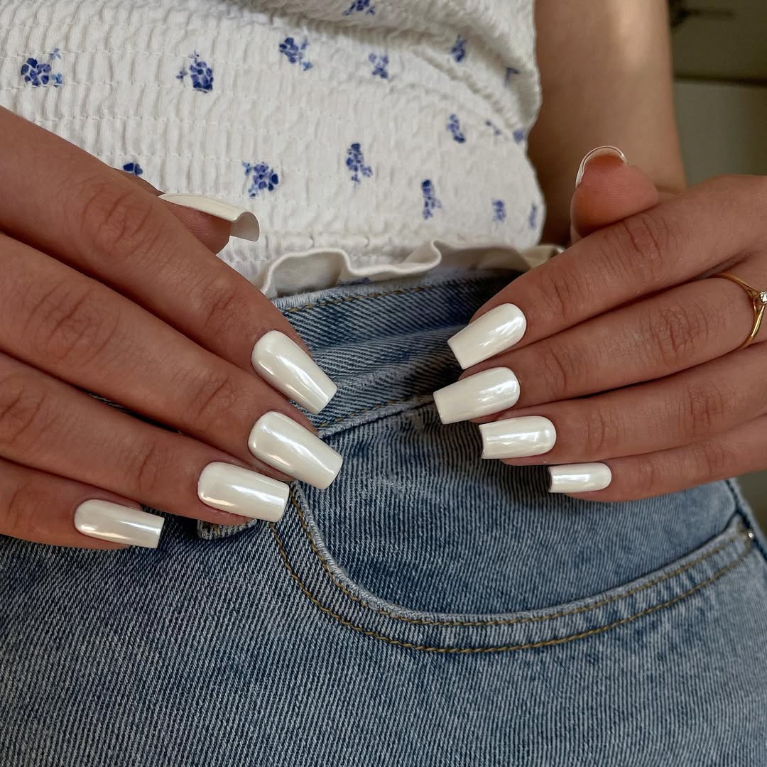 25 White Chrome Nails 2025: Trendy and Elegant Designs for a Futuristic ...