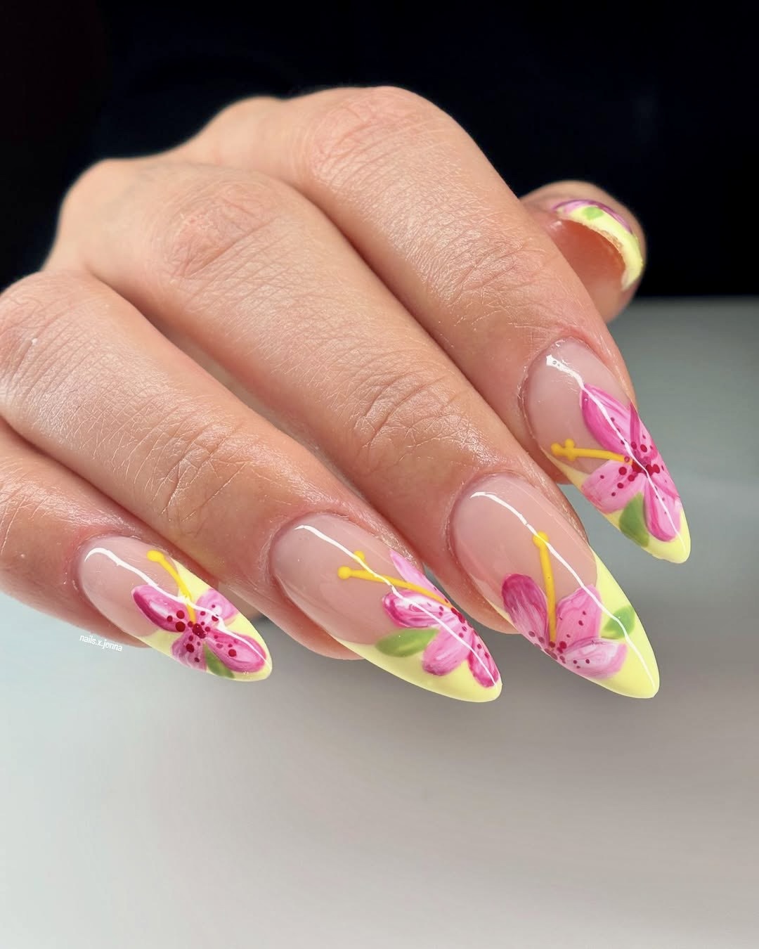 35 Summer Flower Nails 2025 That Will Bloom Your Manicure Game This ...