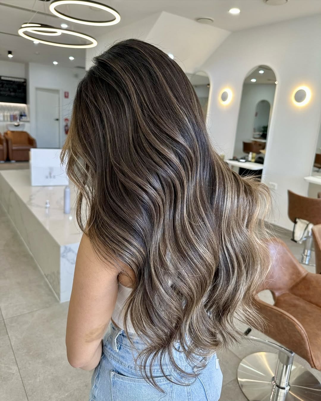 30 Brown Hair with Highlights Ideas to Try in 2025 - divagaze.com