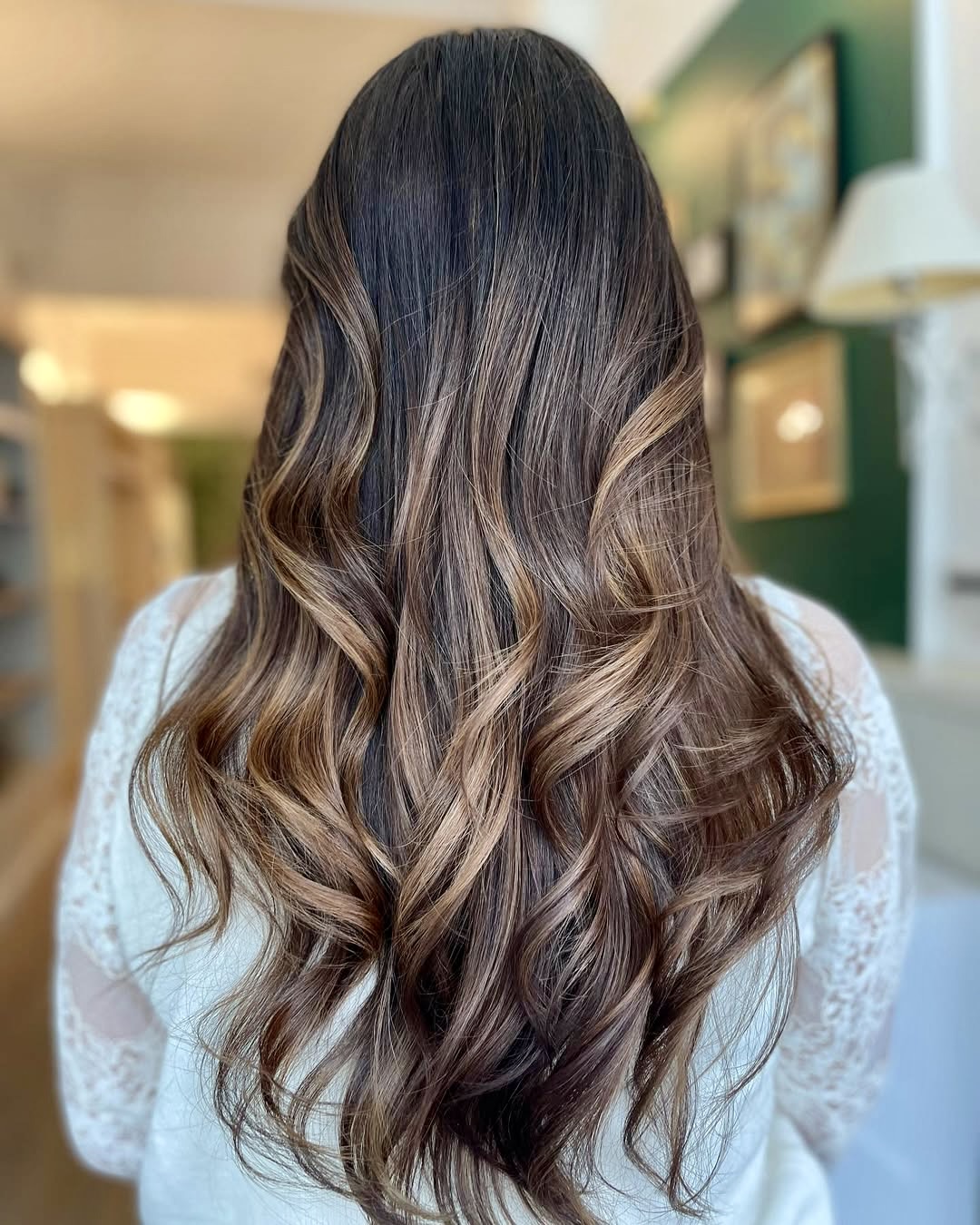 30 Brown Hair with Highlights Ideas to Try in 2025 - divagaze.com