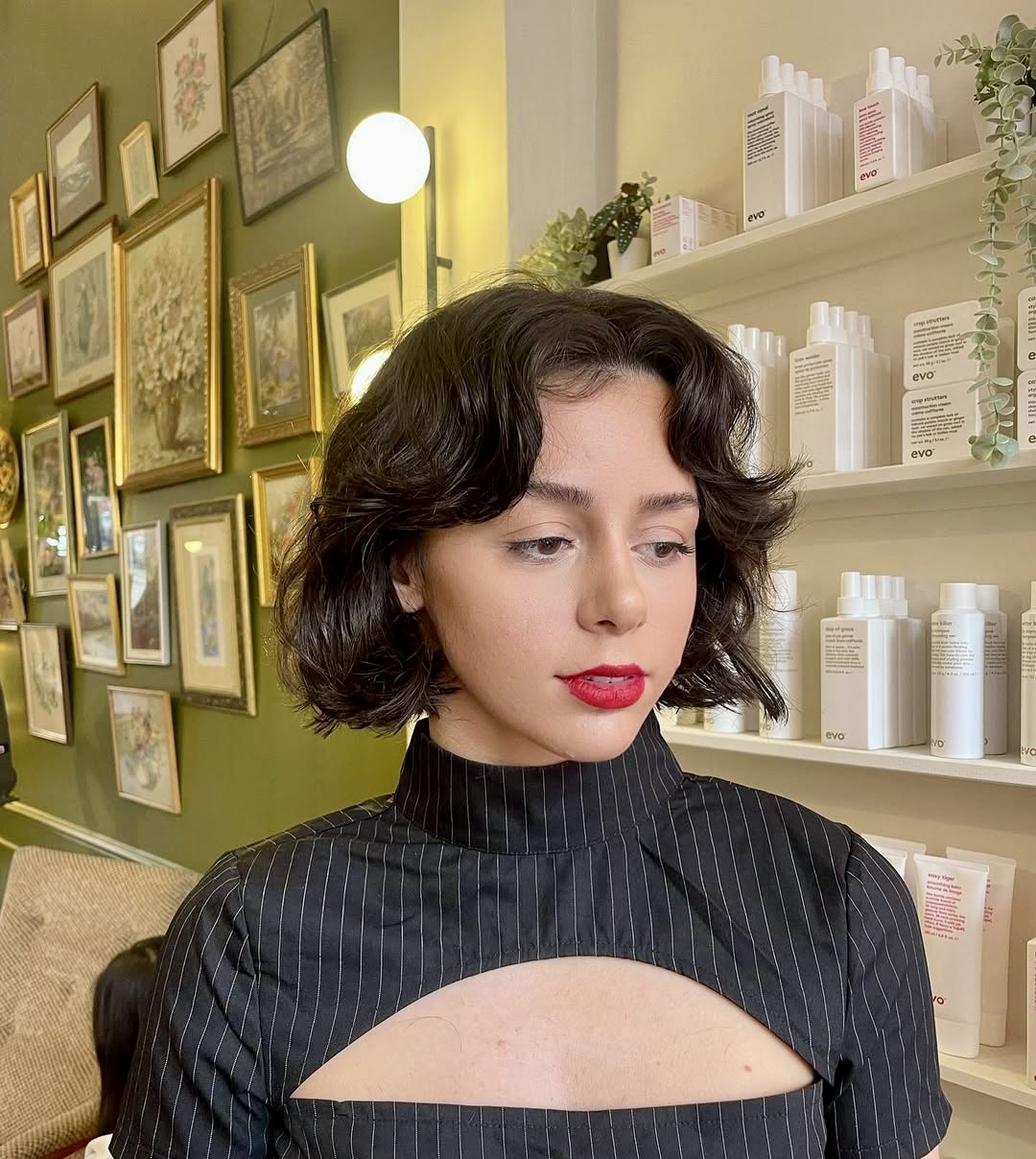 25 Short Wavy Hairstyles for Women 2025 That Flatter Every Face Shape ...