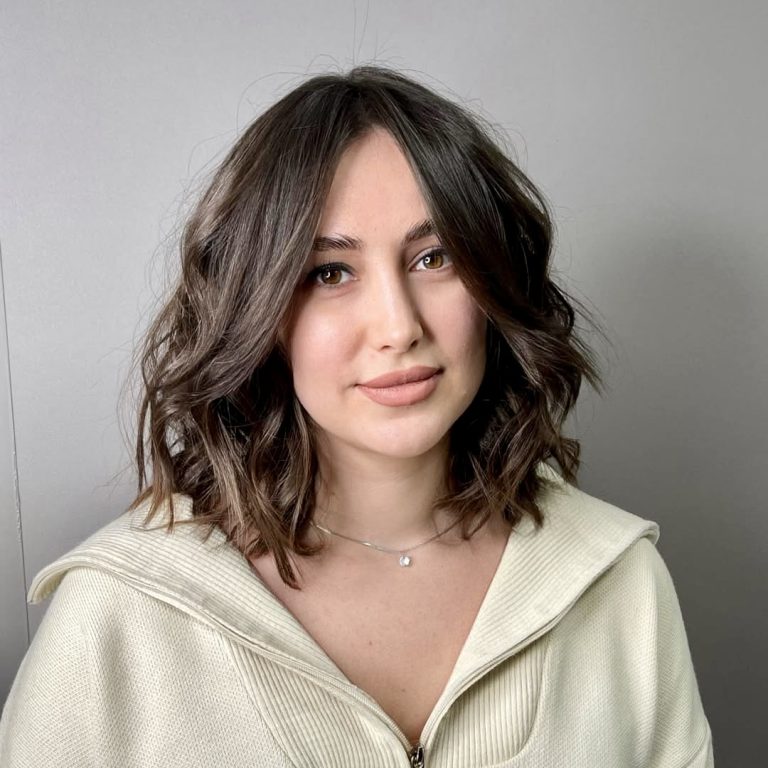 30 Shoulder Length Hairstyles 2025 for Women - divagaze.com