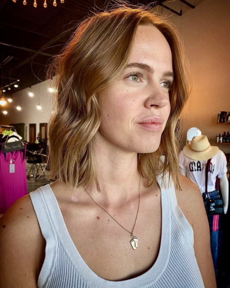 25 Short Wavy Hairstyles for Women 2025 That Flatter Every Face Shape ...
