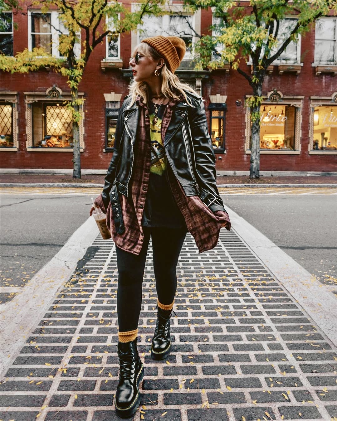 30 Best 90s Fall Outfits 2025 for Women to Try Now - divagaze.com