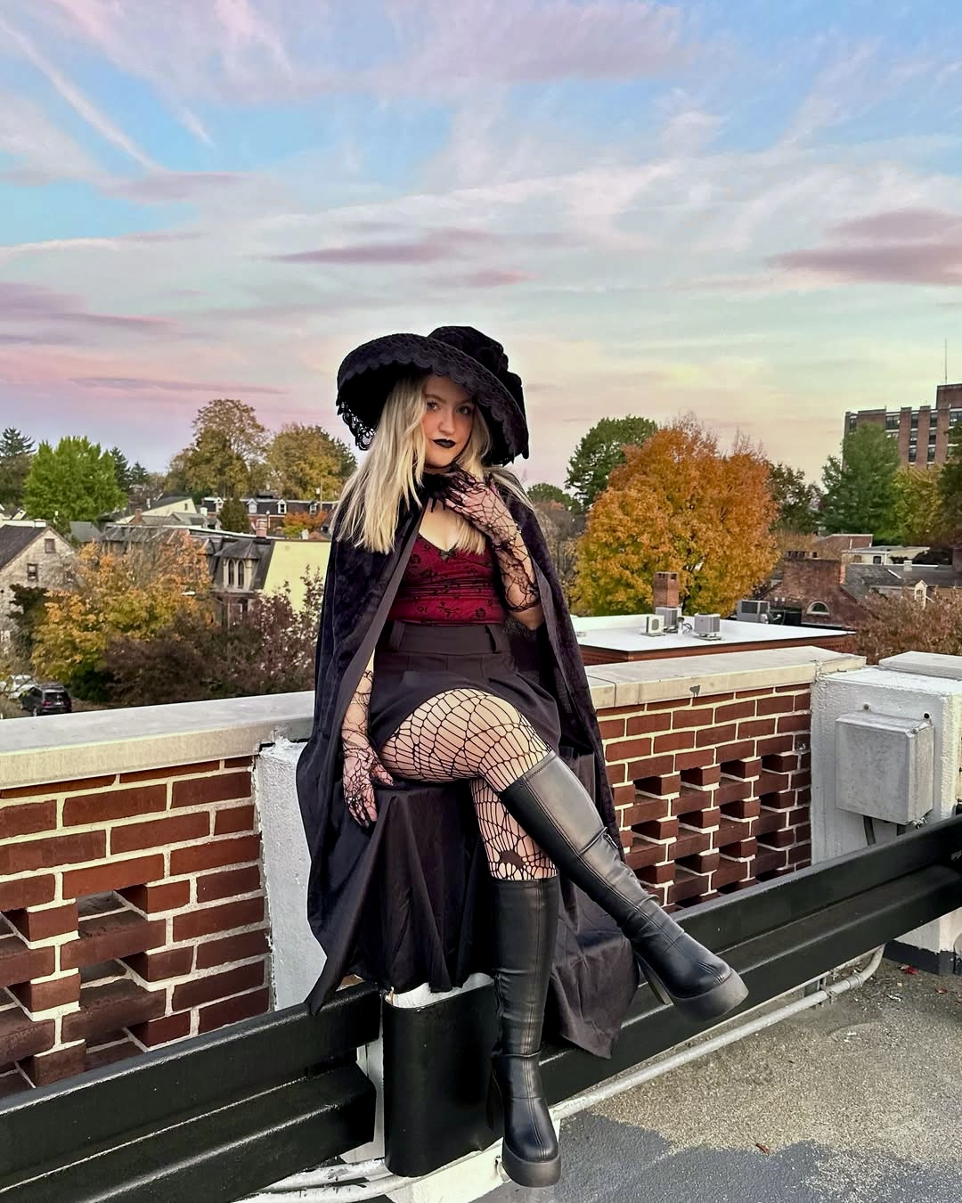 25 Halloween Outfits 2025 Ideas for Women to Dress to Impress ...