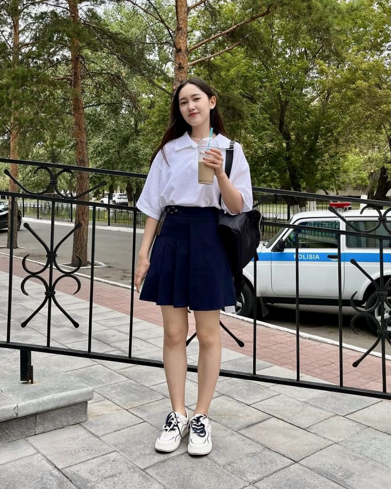25 Outfit Ideas for School 2025 You’ll Actually Wear - divagaze.com