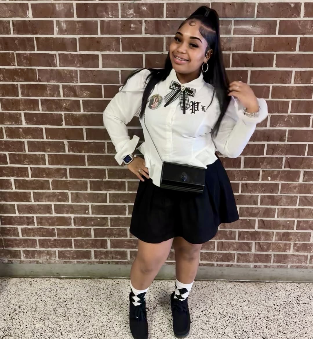 30 Back to School Uniform Outfits 2025 for Girls - divagaze.com