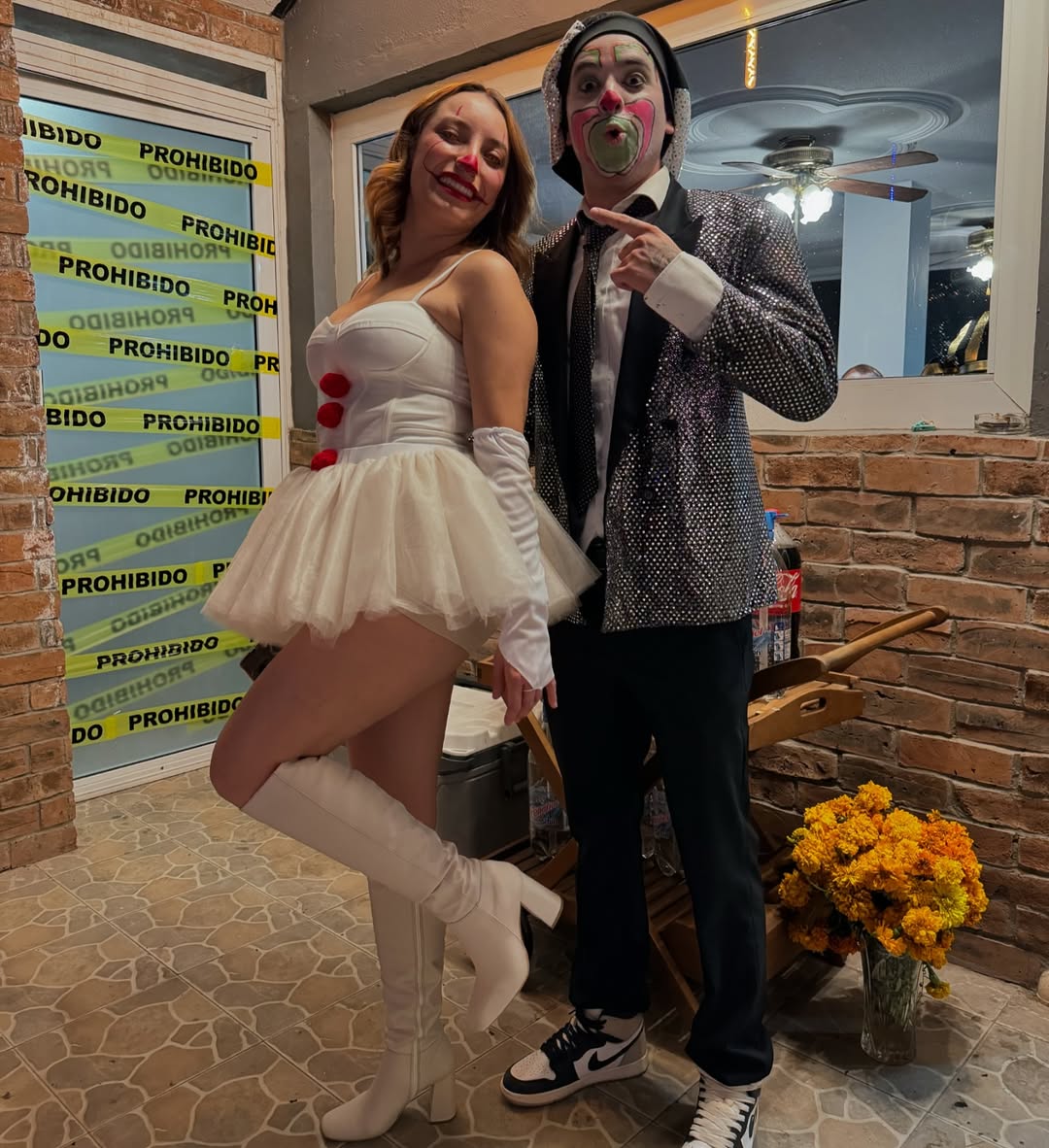 35 Couples Halloween Costume Ideas 2025 to Copy Now - divagaze.com