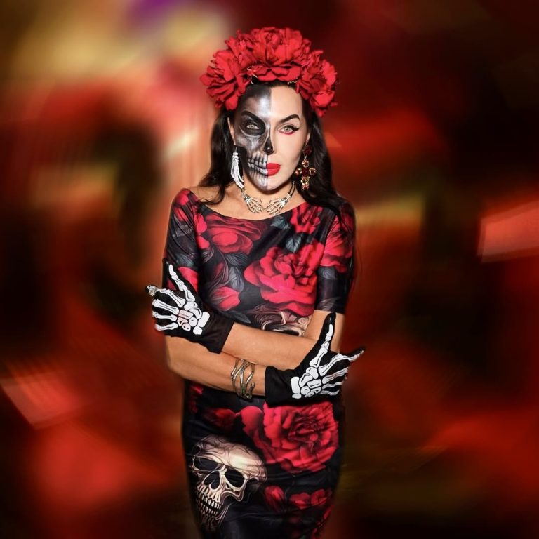 25 Halloween Outfits 2025 Ideas for Women to Dress to Impress ...