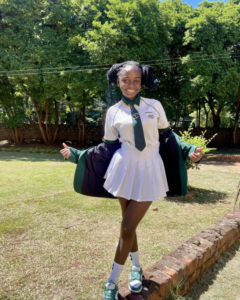 30 Back to School Uniform Outfits 2025 for Girls - divagaze.com